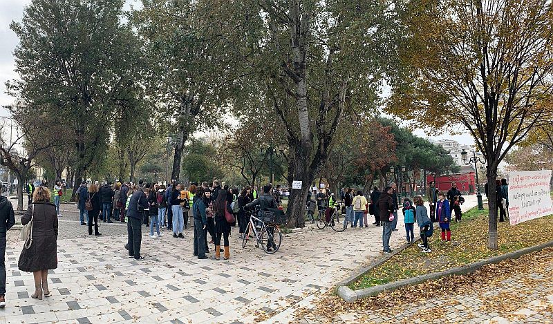 Δράσεις ενάντια στην κοπή δέντρων στην πλατεία αρχαίας αγοράς και στη ...