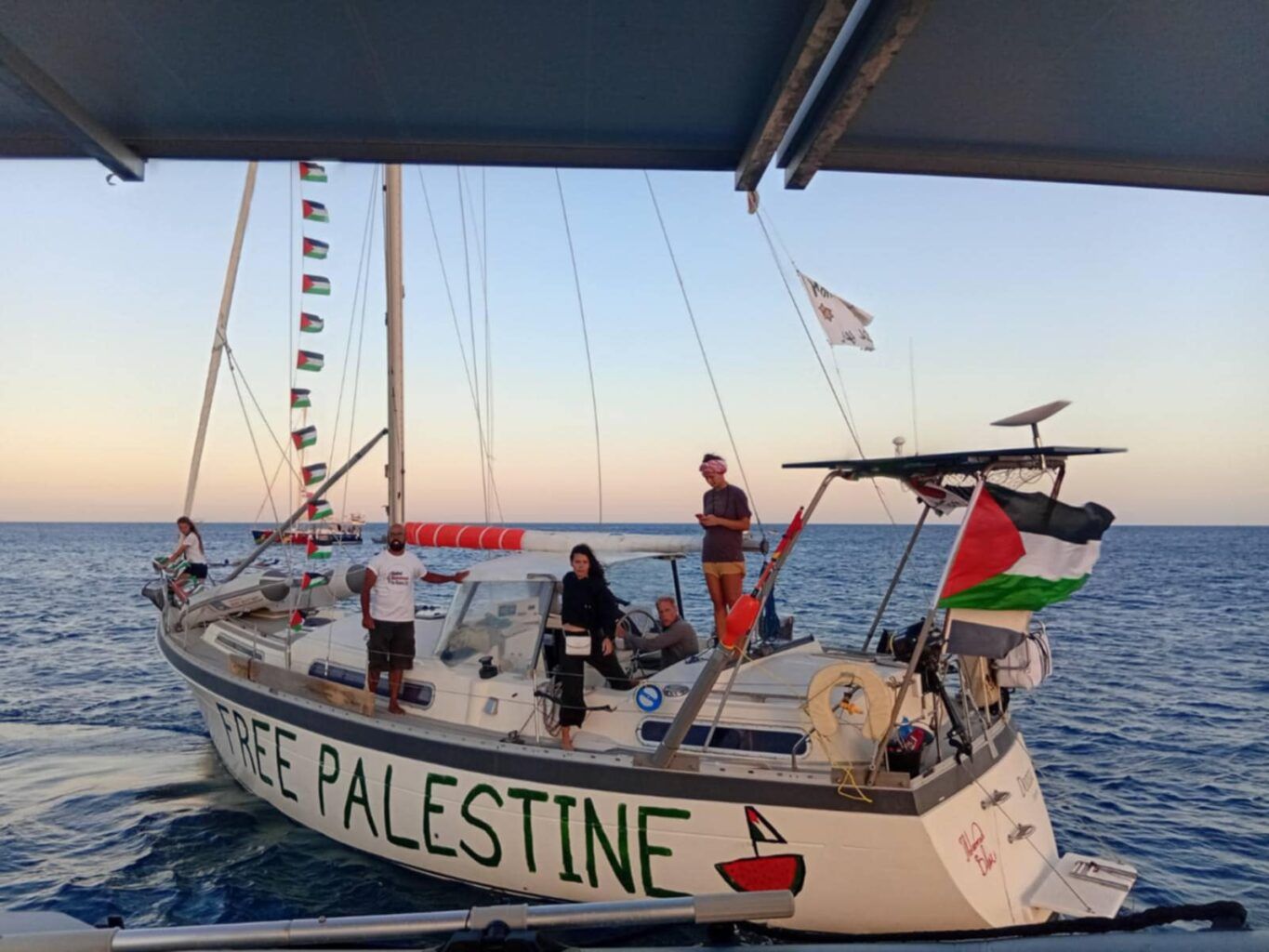 Το Global Sumud Flotilla σάλπαρε για την τελική ευθεια προς τη Γαζα ...